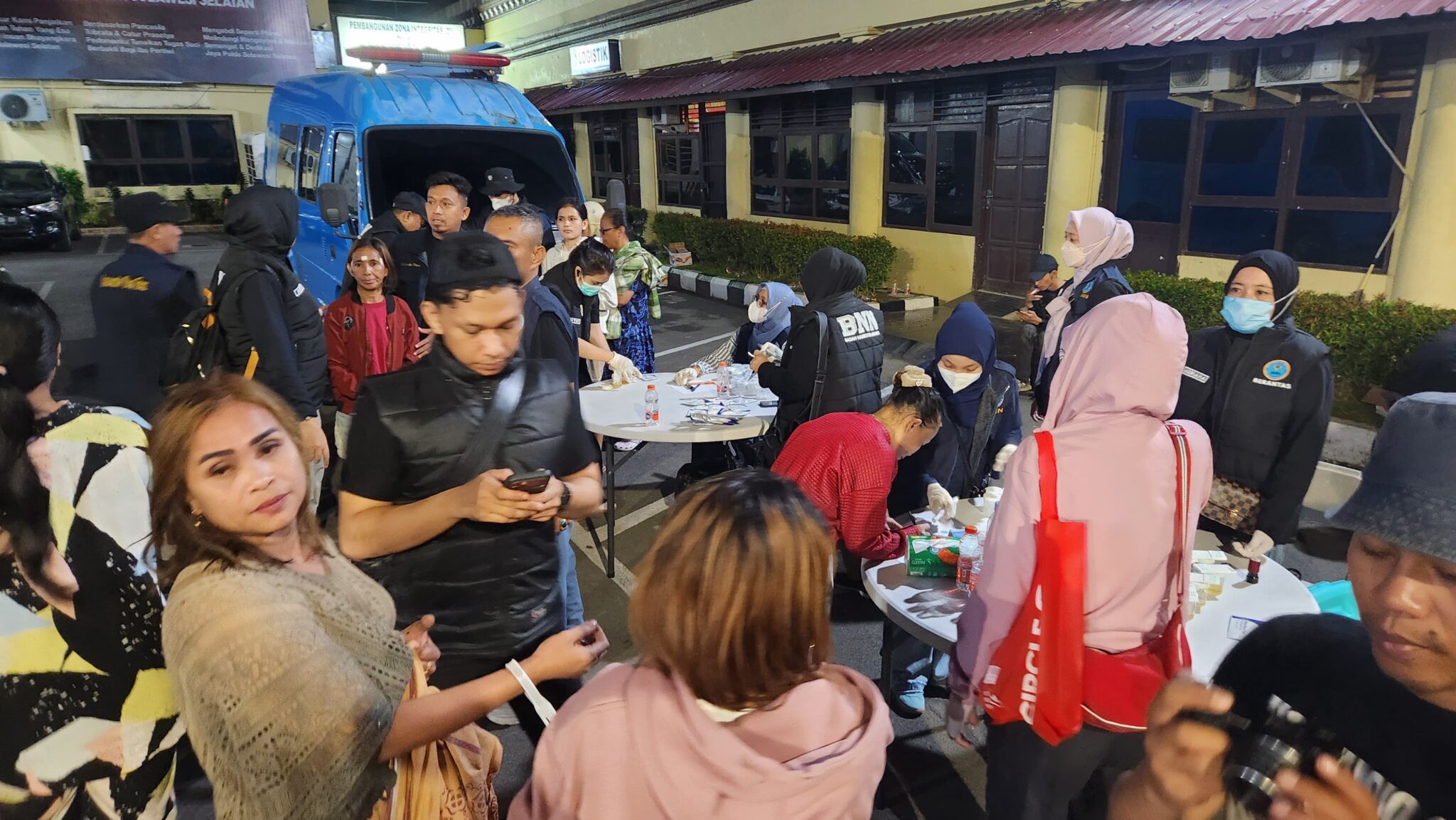 SINERGI BNNP SULSEL DAN POLDA SULSEL BERANTAS NARKOBA DI KAMPUNG RAWAN NARKOBA LEMBO: PULUHAN ...